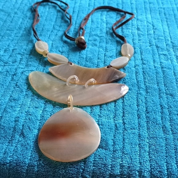 Jewelry | Elegant Creamtan Color Baffalo Horn Necklace | Poshmark